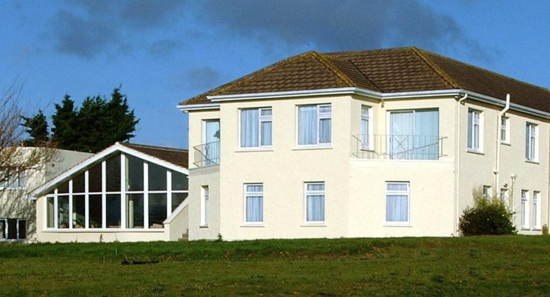 Fernhill Lodge Carrigaline | Book In Ireland